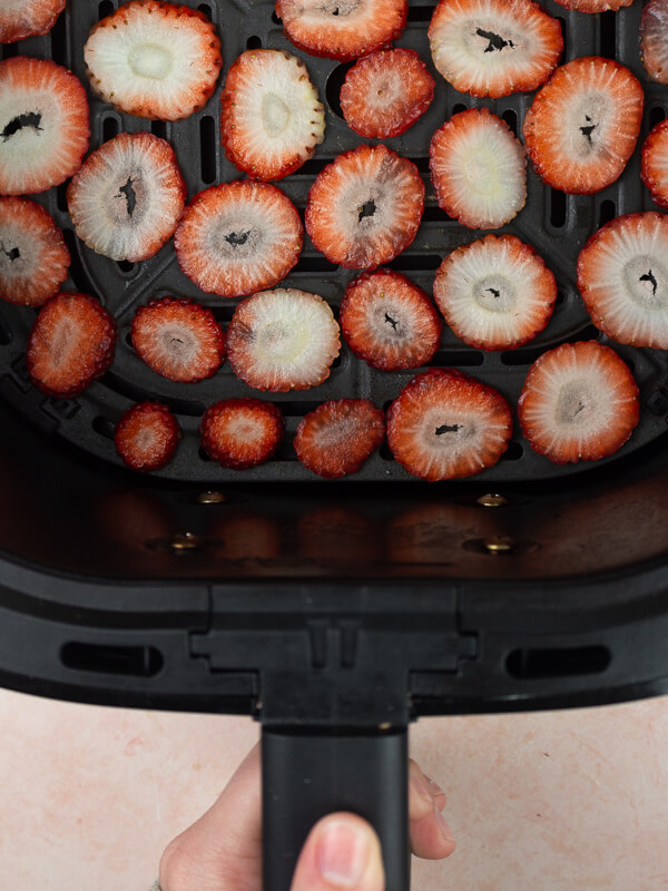 Air Fryer Dehydrated Strawberries Recipe